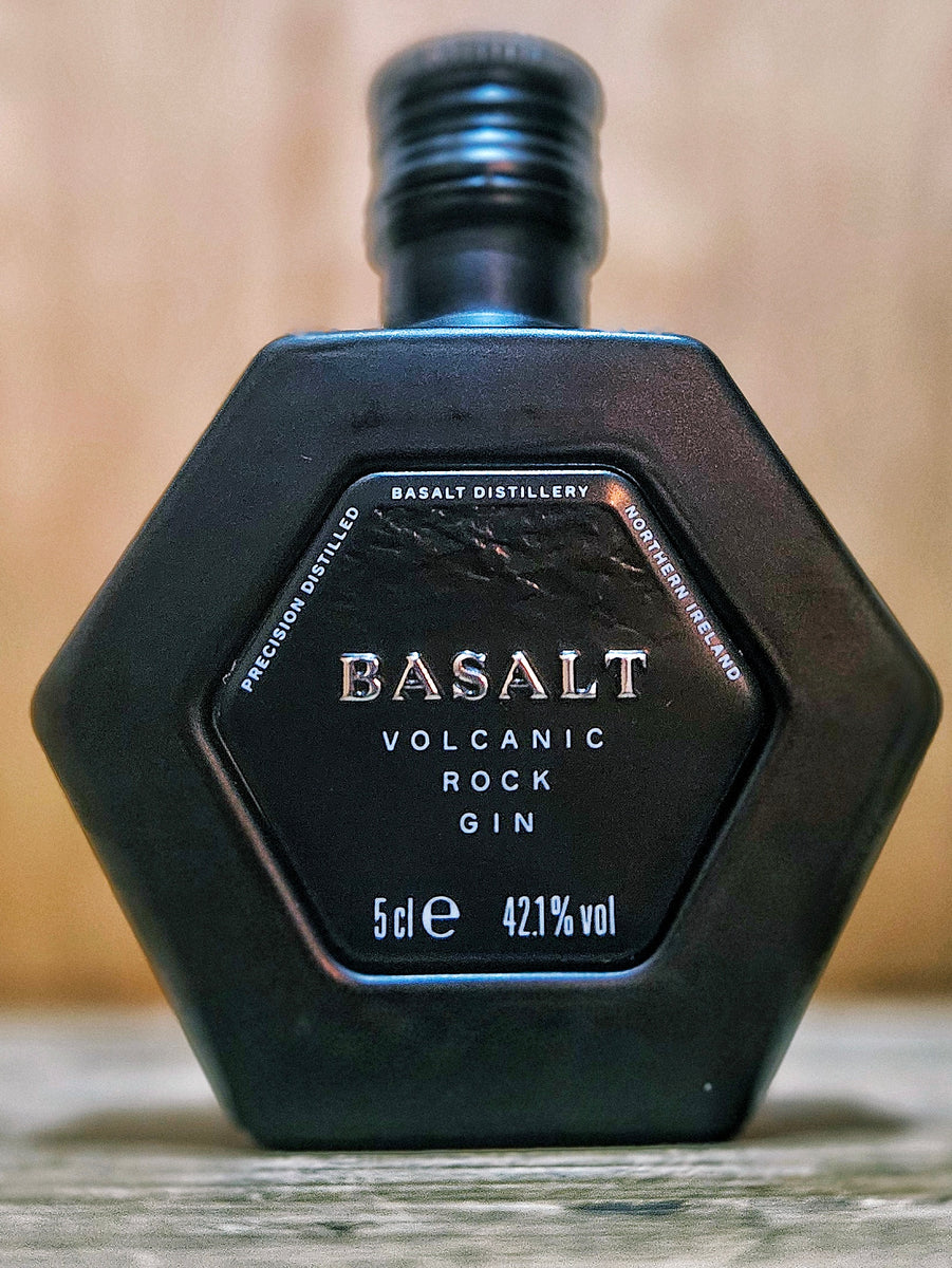 Giants Basalt - Volcanic Rock Gin Mini – Dexter & Jones